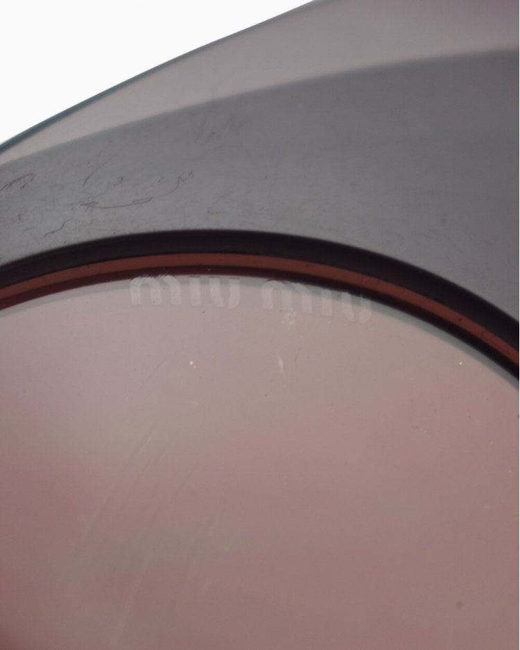 Óculos de sol Miu Miu original recortes amora SMU 02S feminino