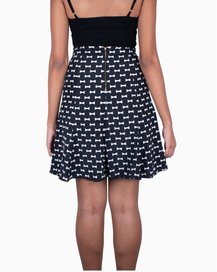 Saia Kate Spade Original Evasê Laços Preta e Branca Feminima